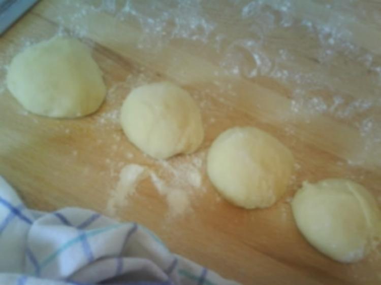 Poaca - 147 kcal/100g