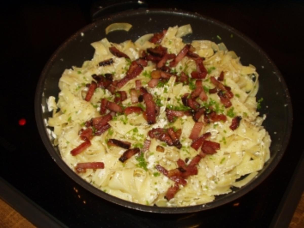 Topfenhaluschka mit Bandnudeln, breit und Magertopfen - Rezept mit Bild ...