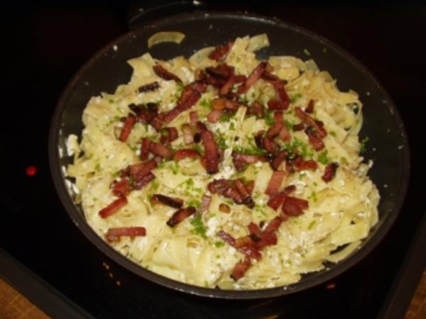 Topfenhaluschka mit Bandnudeln, breit und Magertopfen - Rezept mit Bild ...