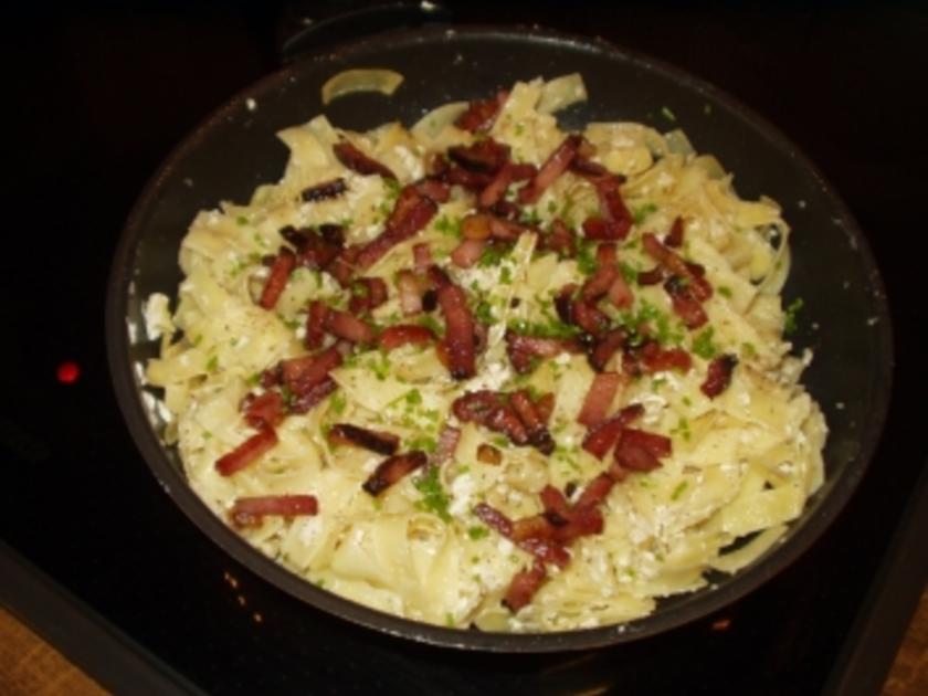 Topfenhaluschka mit Bandnudeln, breit und Magertopfen - Rezept mit Bild ...