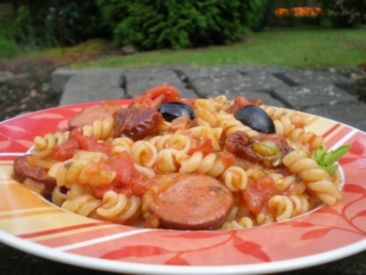 Pasta mit Tomaten-Ragout - Rezept mit Bild - kochbar.de