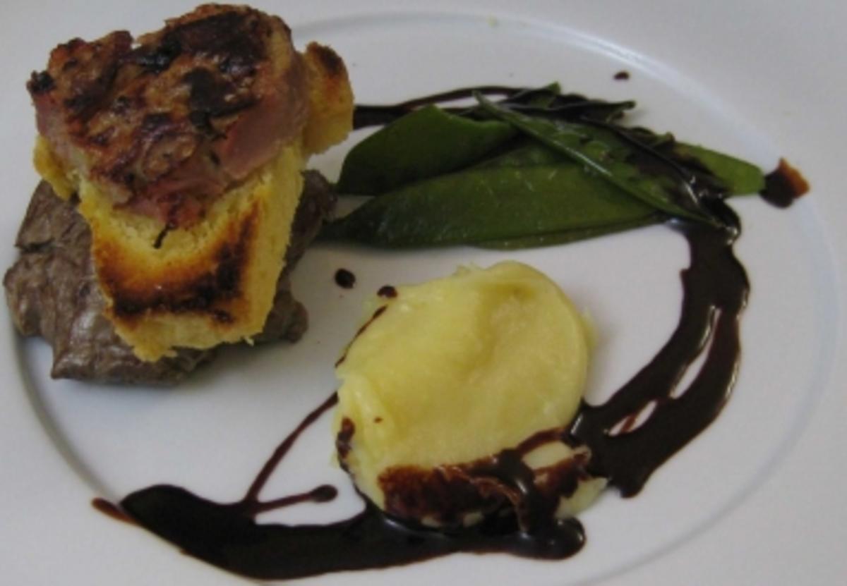 Rinderfilet Rossini mit Brioche, Gänseleberpastete und Zuckerschoten ...