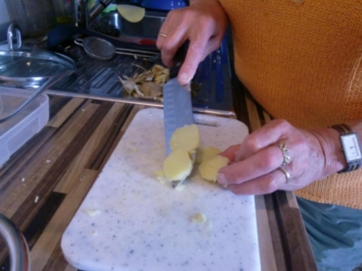 Mama Helga s warmer Speckkartoffelsalat - schnell & einfach - 174 kcal/100g