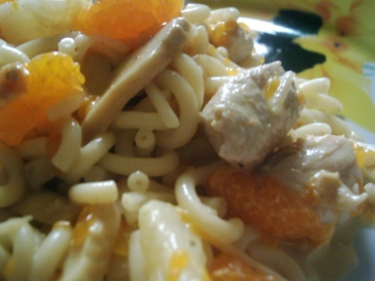 Geflügel Nudelsalat - schnell & einfach - 134 kcal/100g