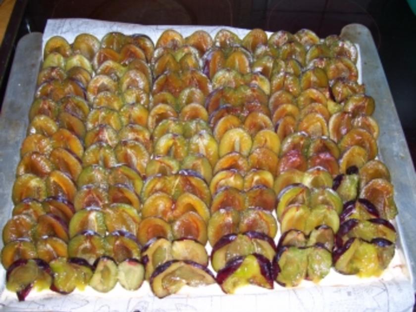 Pflaumenkuchen vom Blech - einfach - 124 kcal/100g