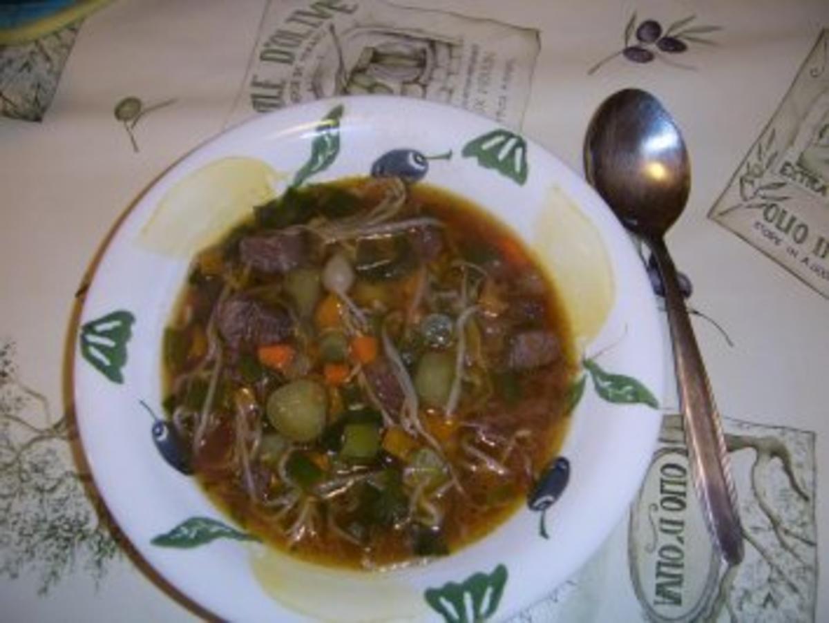 Roastbeef-Gulaschsuppe - Rezept mit Bild - kochbar.de