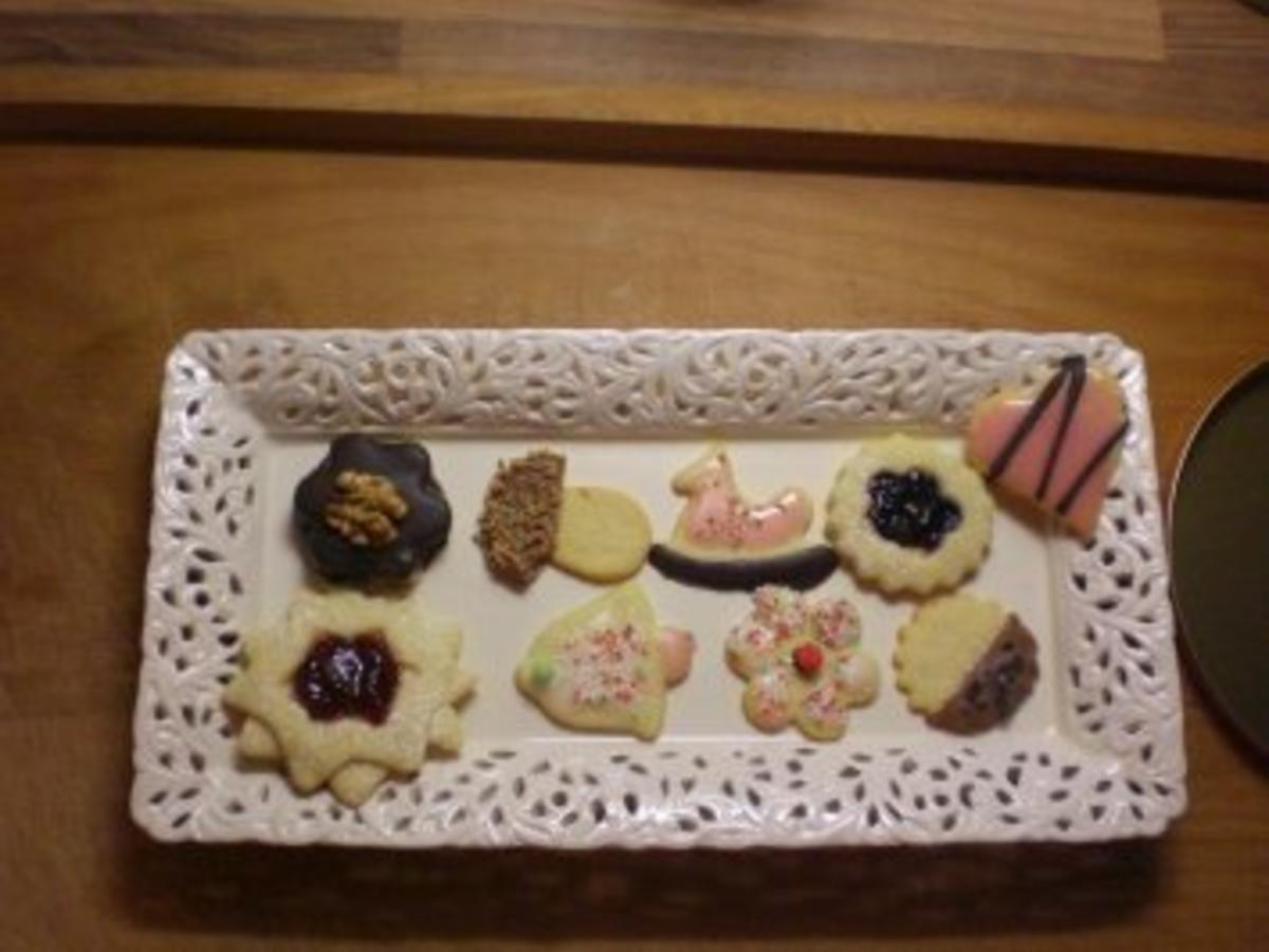 Weihnachtsplätzchen - einfach - 411 kcal/100g