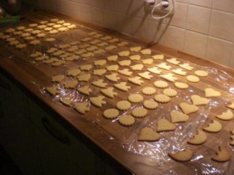 Weihnachtsplätzchen - einfach - 411 kcal/100g