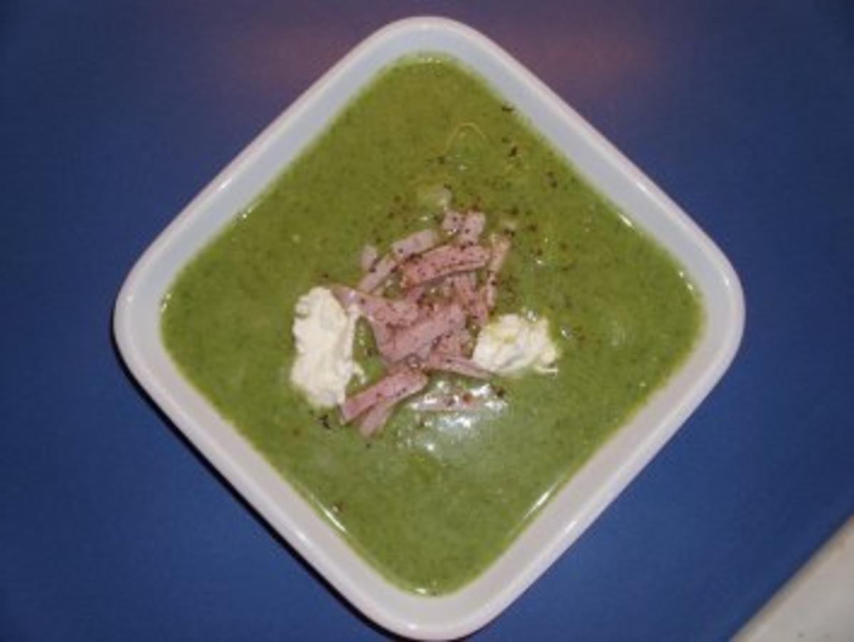 Broccolisuppe fix und einfach zubereitet...fast vegetarisch - Rezept ...