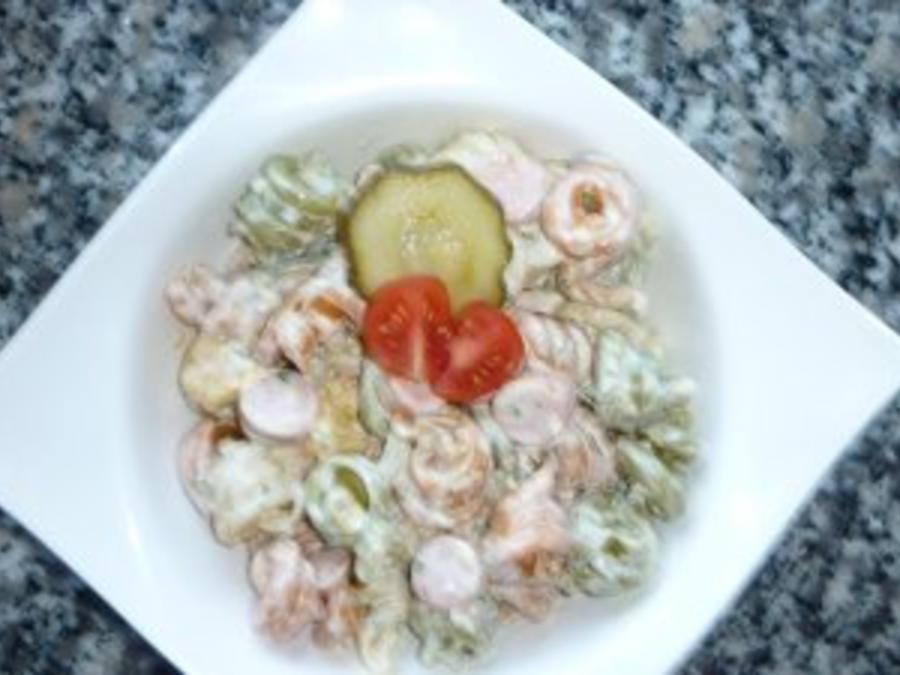 Ras El Hanout Hähnchen mit buntem Nudelsalat - einfach - 244 kcal/100g