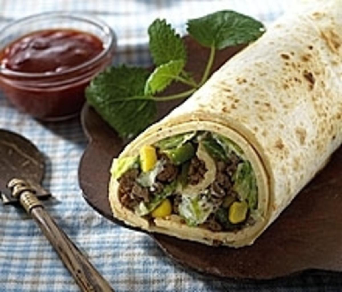 Mexikanischer Burrito mit Rindfleisch-Käsefüllung - Rezept - kochbar.de