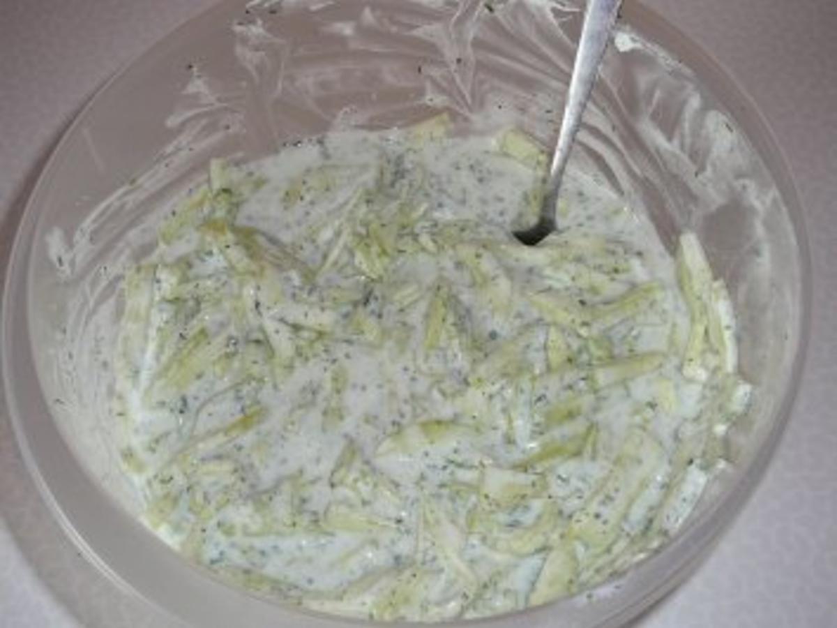 Gurkensalat - schnell & einfach - 46 kcal/100g