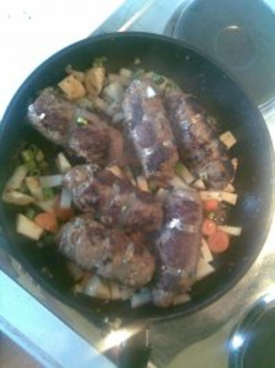 Rinderrouladen mit sehr dünne Scheiben Rindfleisch, je 150g aus der ...