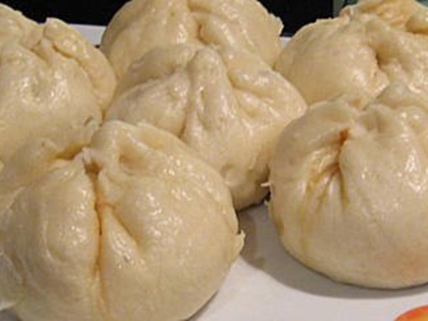 Mongolische Teigtaschen frittiert oder gedünstet - einfach - 572 kcal/100g