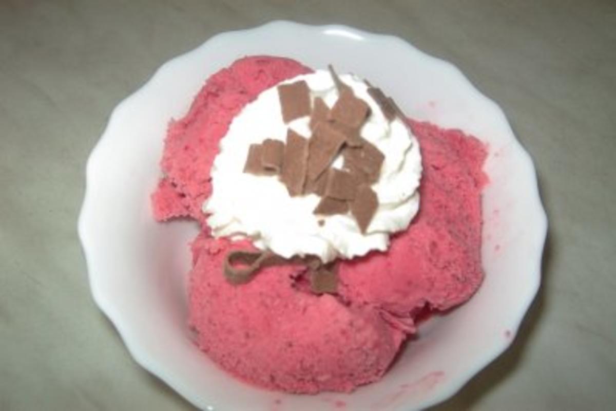 Erdbeer-Sahne-Eis - Rezept mit Bild - kochbar.de