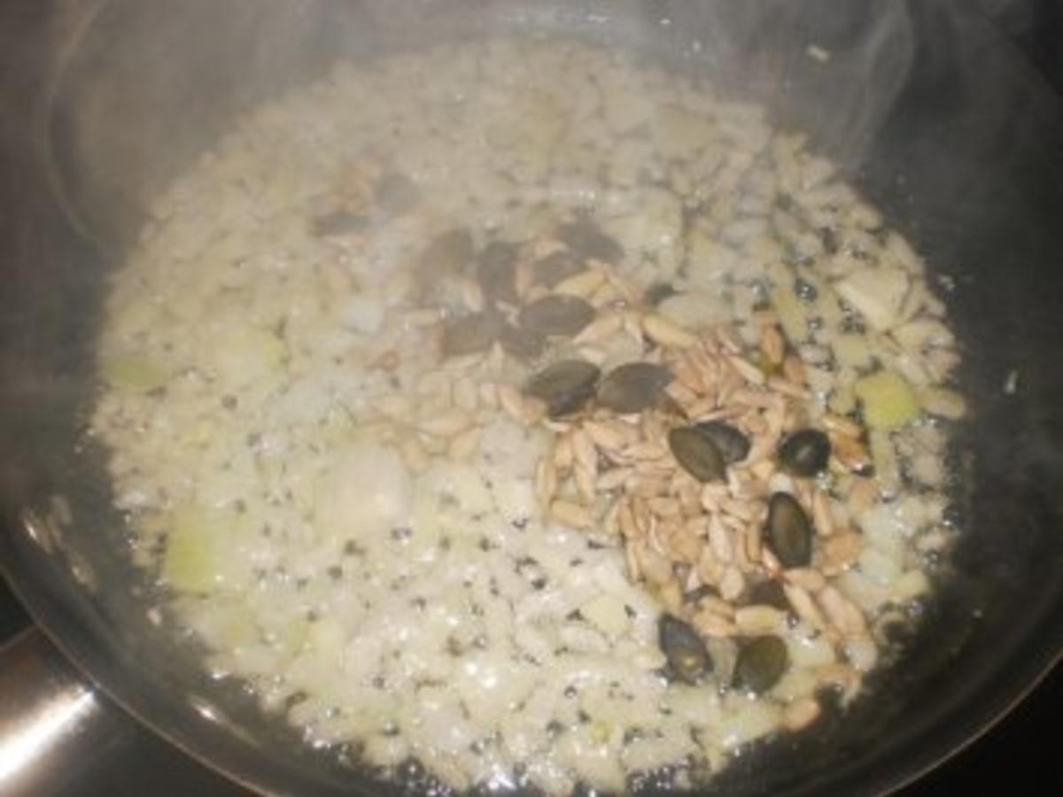 KOUSA MIHSHI BI LABAN ~ Gefüllte Zucchini mit Joghurtsauce - einfach ...