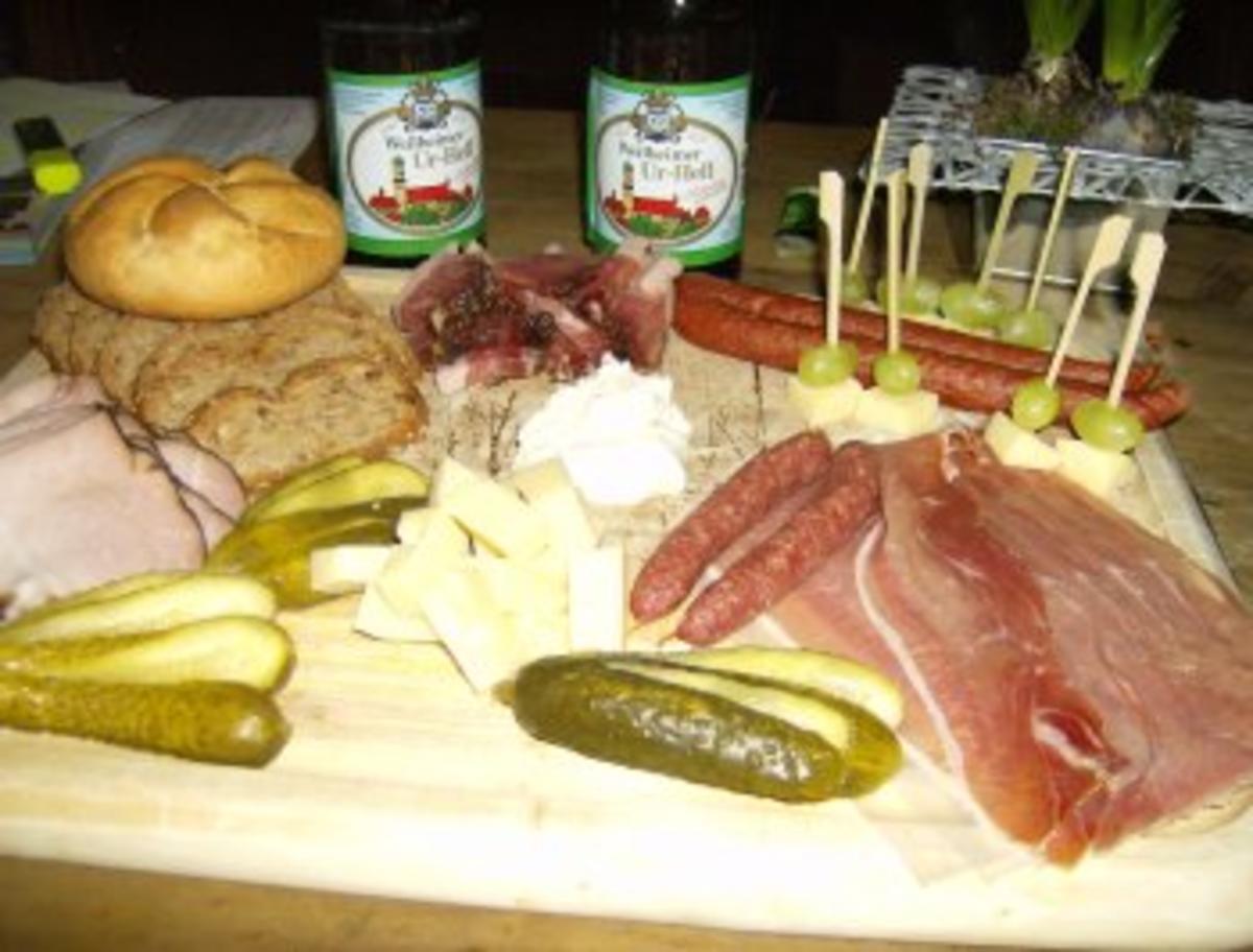 Bayrische Brotzeitplatte - Rezept mit Bild - kochbar.de