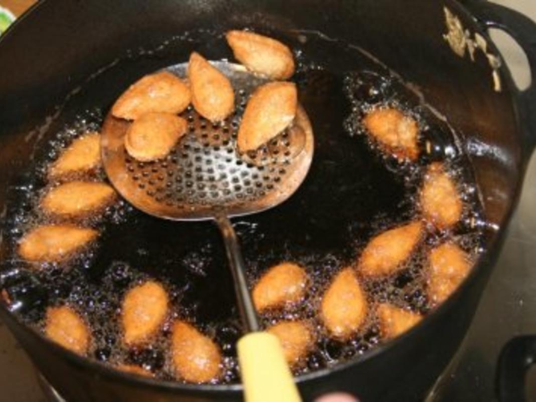 Mutzen mit Mehl und Zucker - Rezept mit Bild