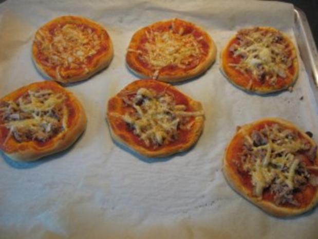Mini Pizzen - Rezept mit Bild - kochbar.de