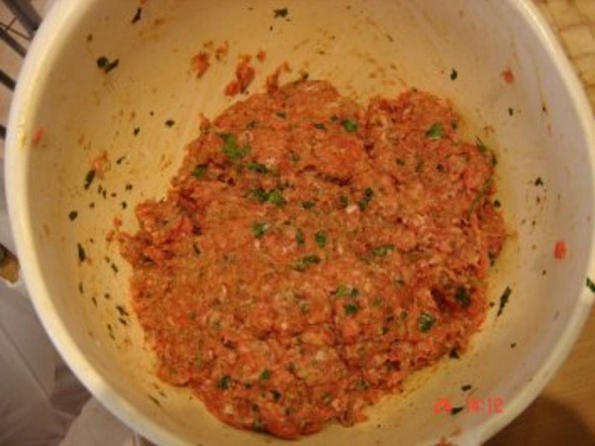 Gefuellte Frikadellen mit Kaese oder Feta - einfach - 272 kcal/100g