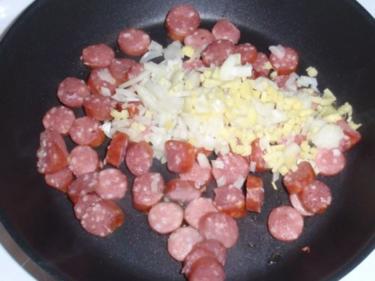 Gemüse Würstchen Reis Pfanne - schnell & einfach - 258 kcal/100g
