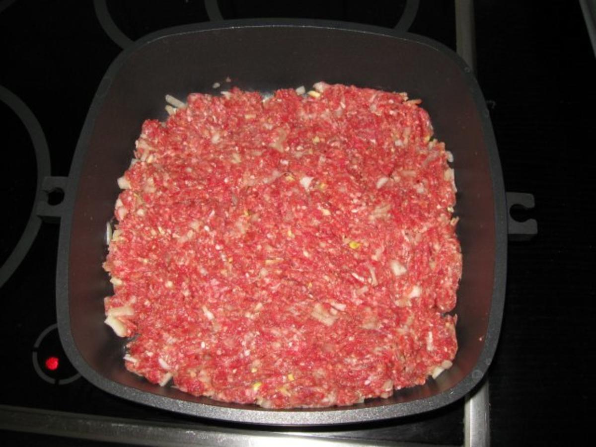 Rinderhackfleisch mit mediterranen Gemüse und Käse überbacken - Rezept ...