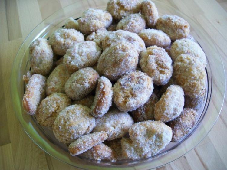 Mutzenmandeln mit Butter weich und Zucker - Rezept mit Bild