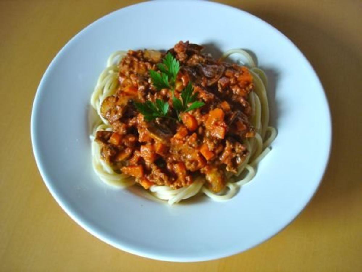 Spaghetti mit Bolognese Ragout - einfach - 160 kcal/100g