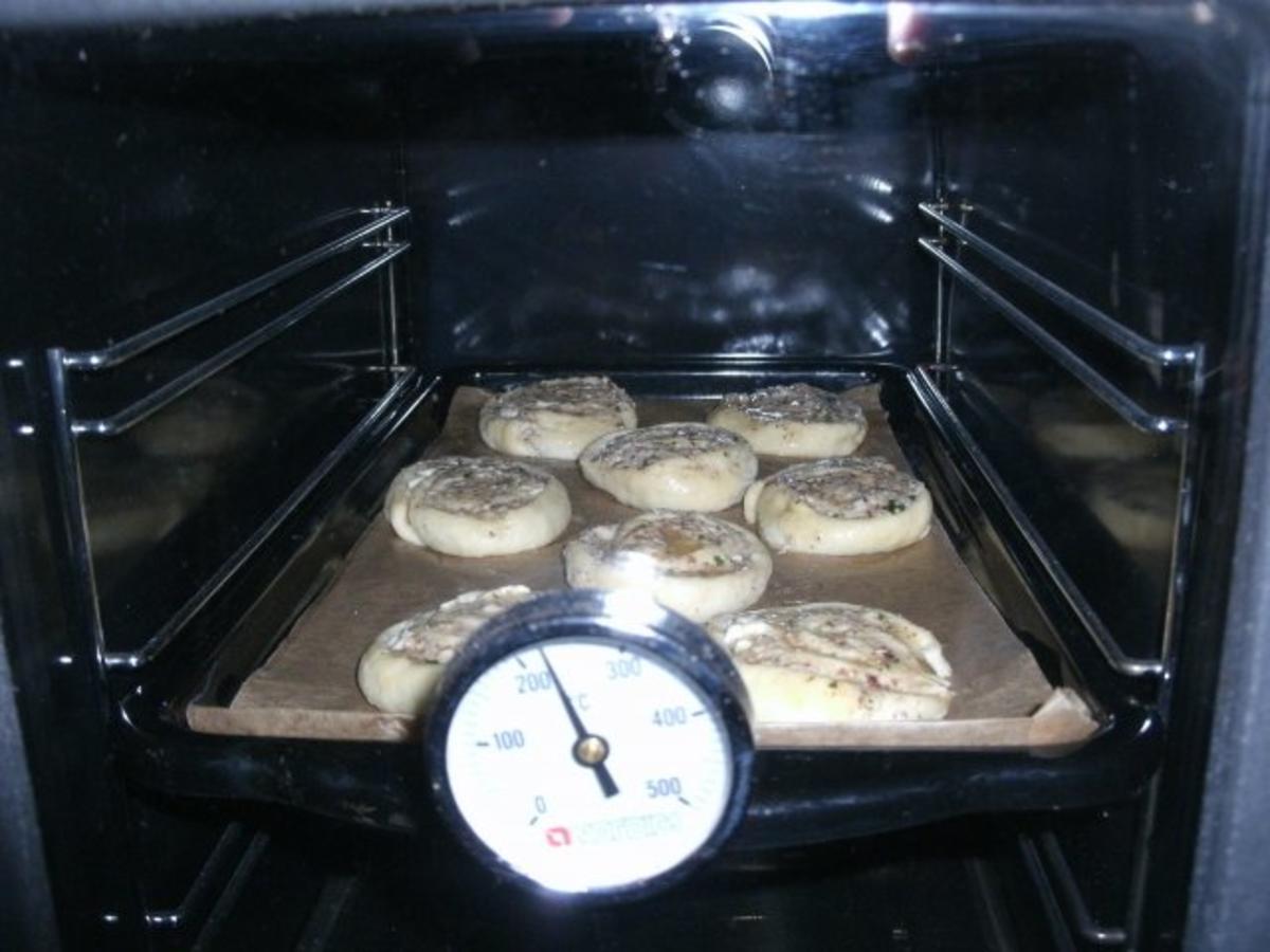 Olivenschnecken mit Feta und Basilikum - einfach - 245 kcal/100g