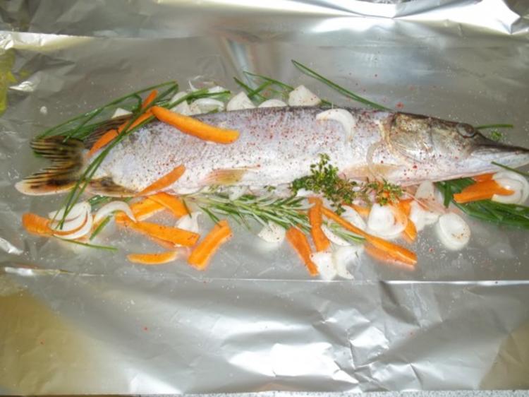 Fangfrischer Hecht in Folie gegrillt - einfach - 56 kcal/100g