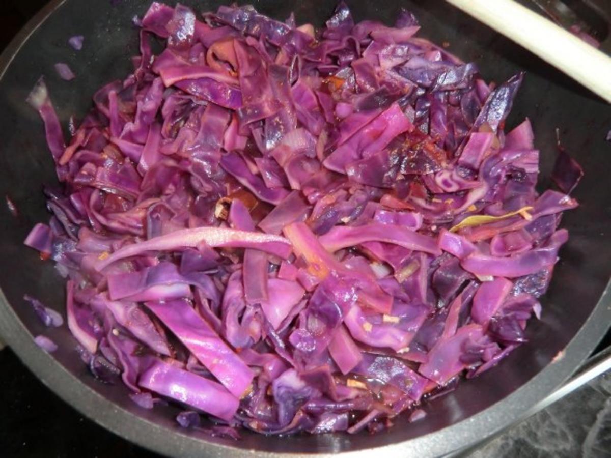 Rotkraut mit Rotkraut und Zwiebeln - Rezept mit Bild - kochbar.de