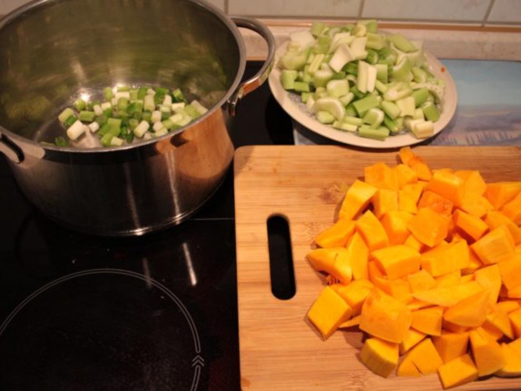 Suppe: Kürbis Sellerie Cremesuppe - einfach - von widder1987