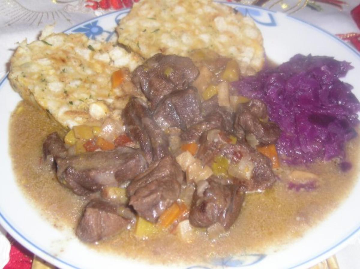 Hirschpfeffer mit Hirschschulter od. Rehschulter ausgelöst und Für die ...