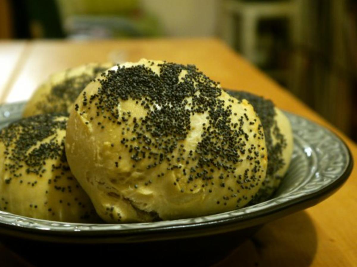 Mohn Brötchen - einfach - 232 kcal/100g