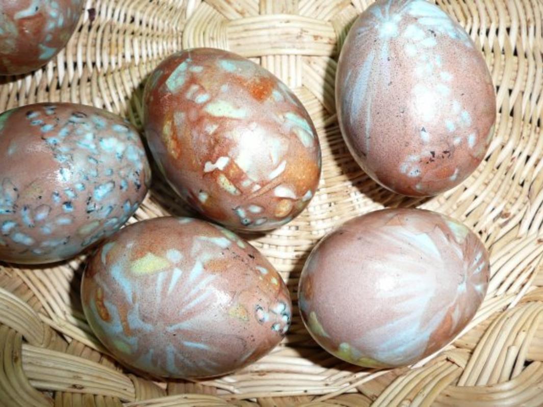 Ostereier färben und kochen - schnell & einfach - 10 kcal/100g