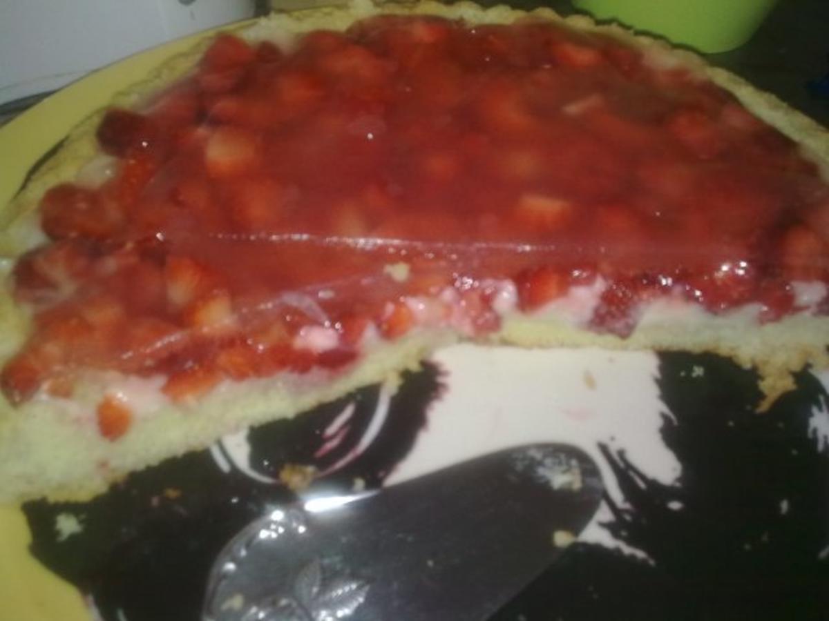 Erdbeertorte mit Vanillepudding - einfach - 96 kcal/100g