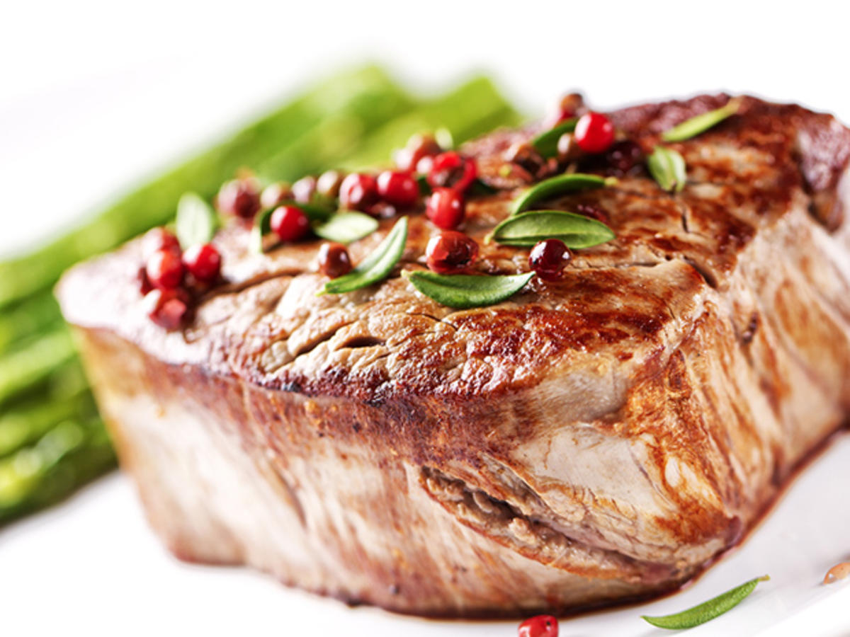 Rosa gebratenes Kalbsrückensteak - einfach - 105 kcal/100g