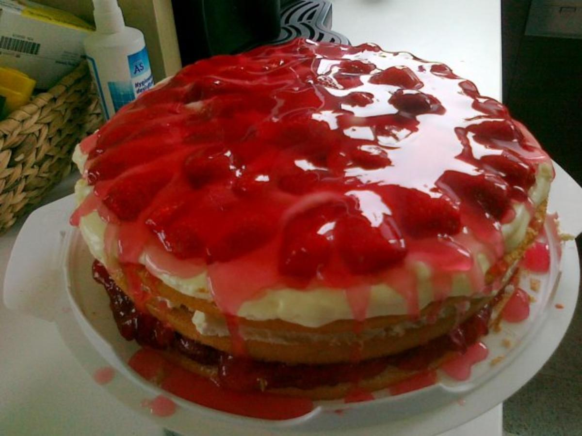 Der Perfekte Erdbeerkuchen - einfach - von Thm28sb