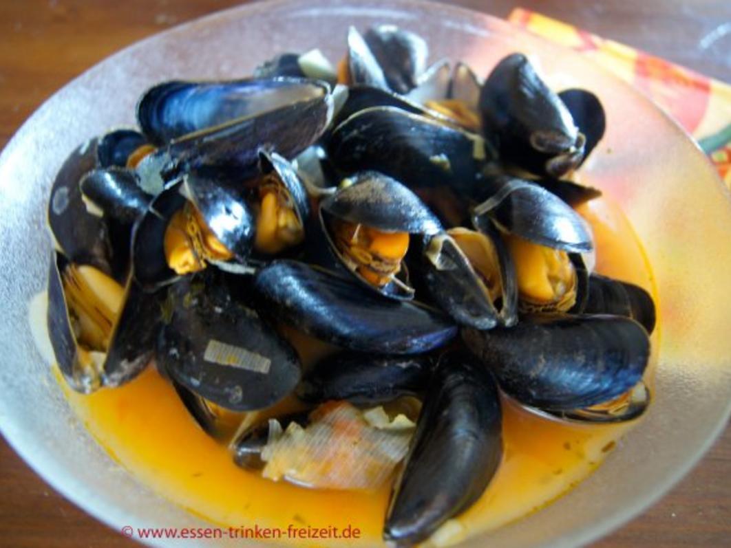Miesmuscheln in Tomaten Weißwein Sauce - schnell & einfach - von ...