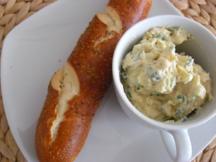 Obatzter mit Camembert Rahmstufe und Butter - Rezept mit Bild - kochbar.de