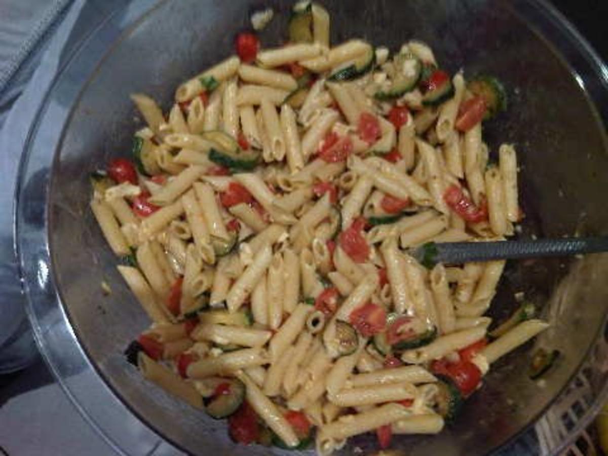 Italienischer Nudelsalat - einfach - 176 kcal/100g