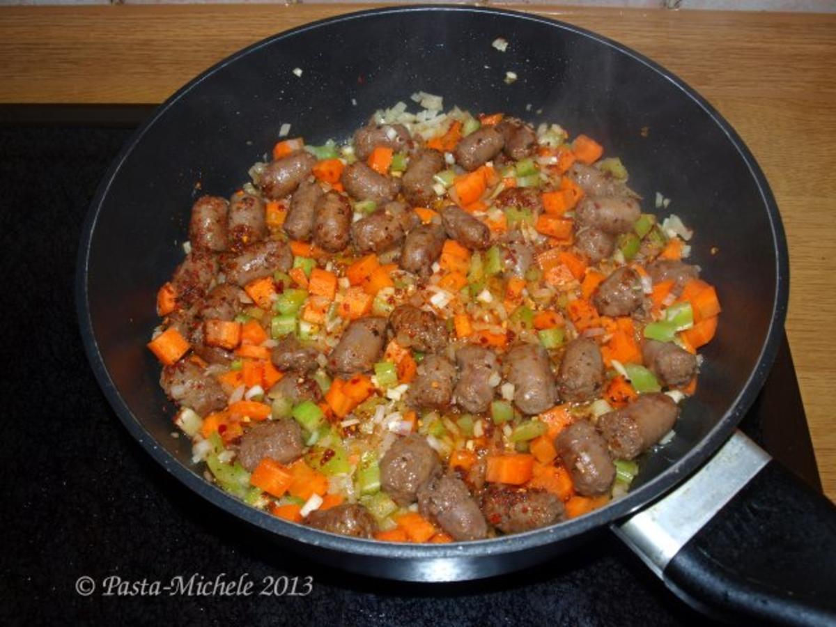Merguez mit Harissa Tomaten Sauce und Pasta - einfach - von pasta-michele