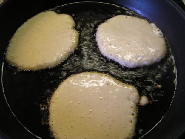 Hefeplinsen mit Buttermilch - Rezept mit Bild - kochbar.de