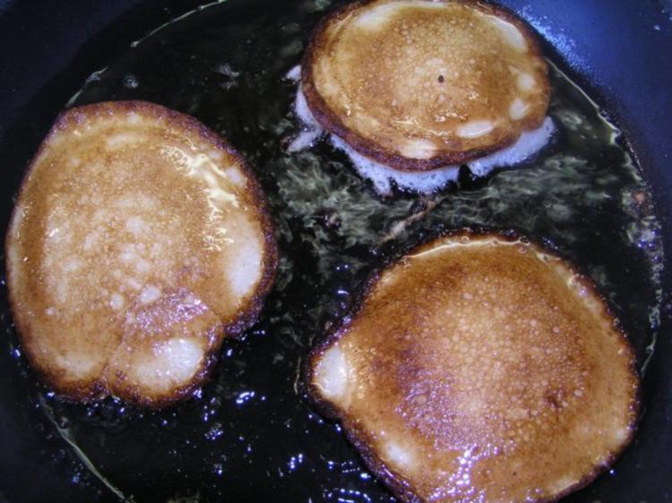 Hefeplinsen mit Buttermilch - einfach - 439 kcal/100g