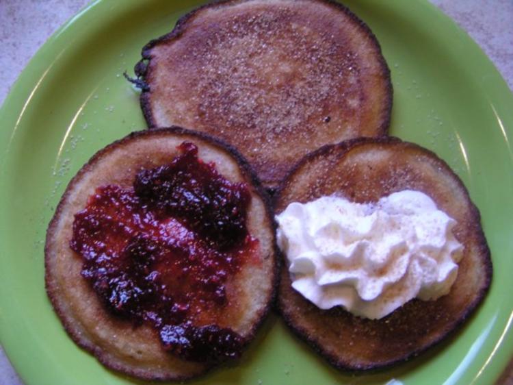 Hefeplinsen mit Buttermilch - einfach - 439 kcal/100g