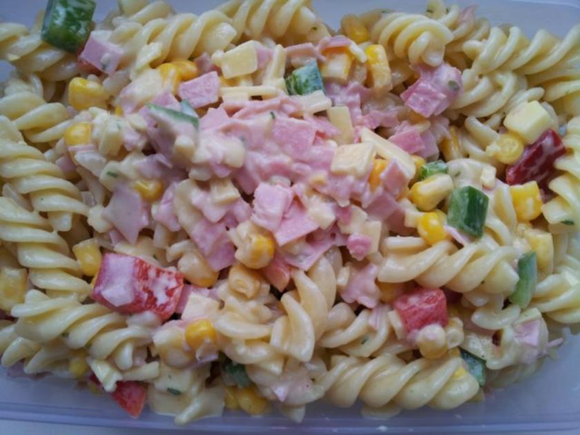 Nudelsalat - schnell & einfach - 232 kcal/100g