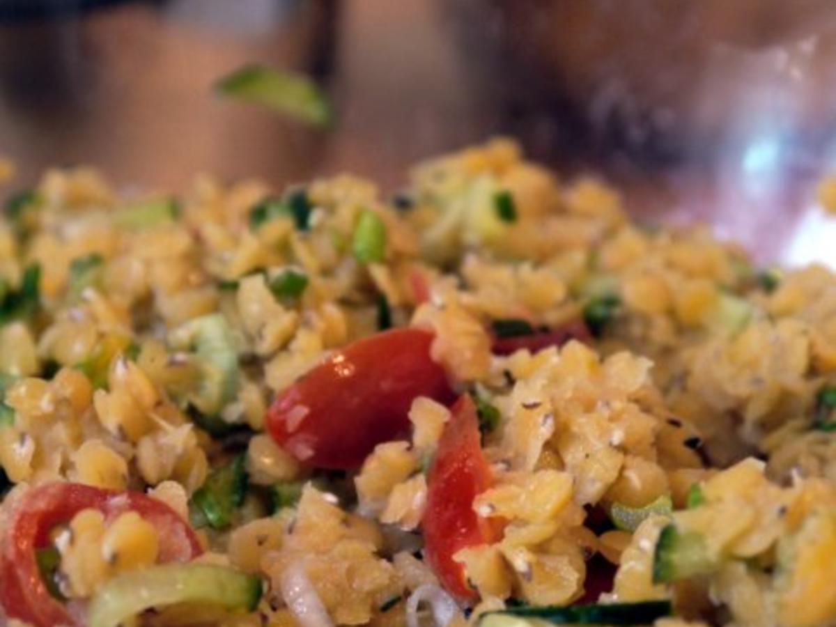 Frühlingshafter Linsensalat mit mariniertem Halloumi - einfach - 117 ...