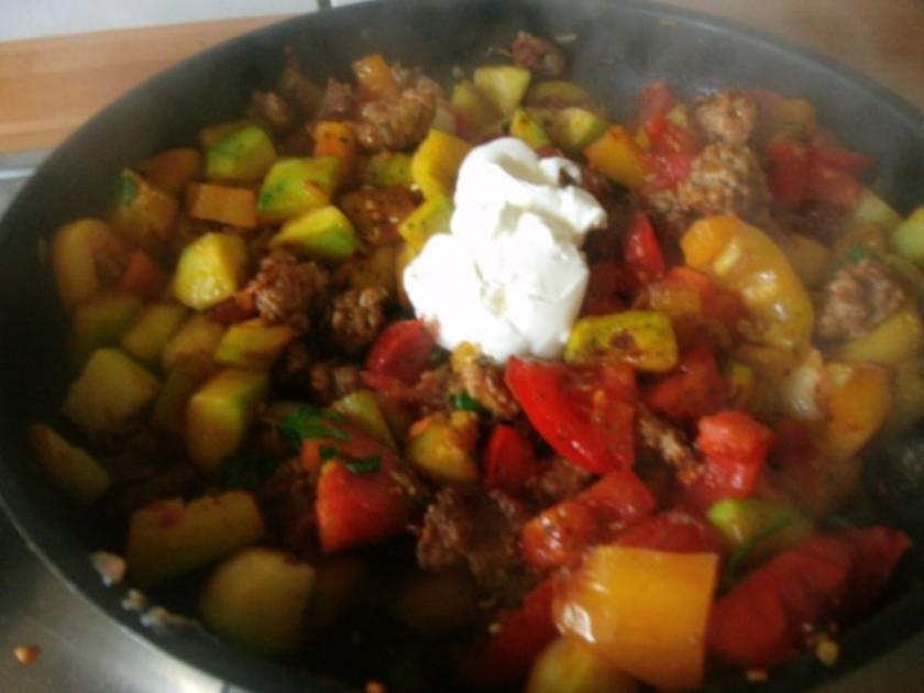 Zucchini Hack Pfanne +++ - einfach - 87 kcal/100g