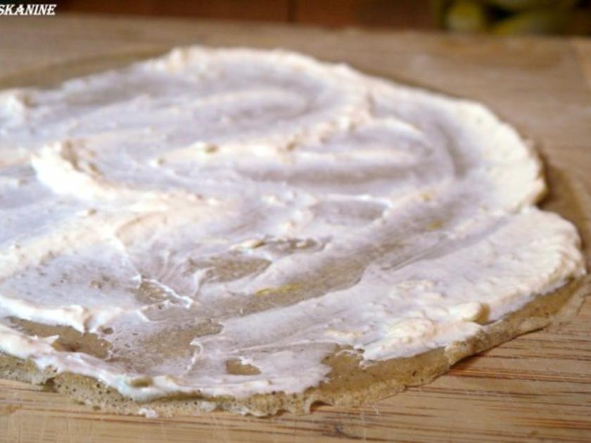 Galettes Bretonnes mit geräuchtertem Lachs und Senf Dill Sauce ...