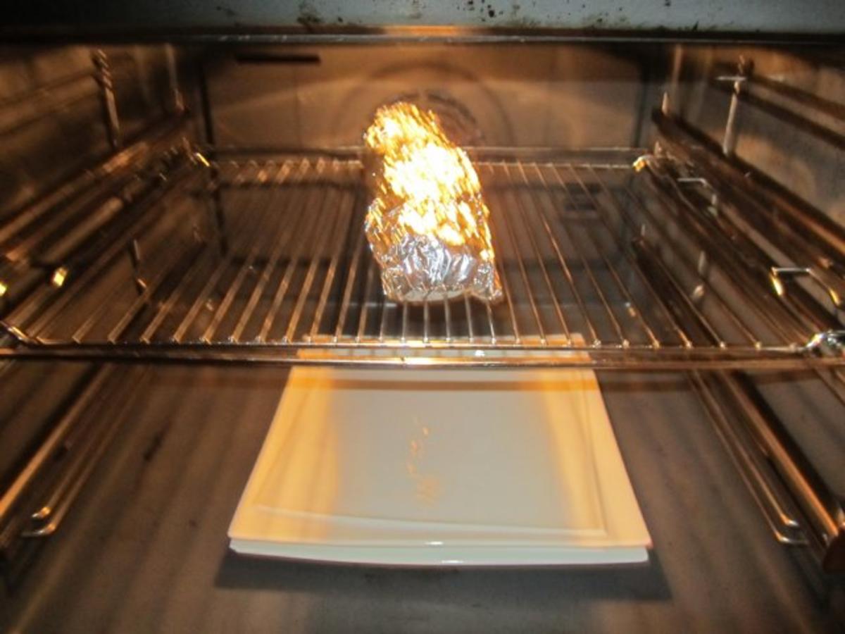 Rosa gebratenes Schweinefilet im Kräuter Knoblauch Mantel - einfach ...